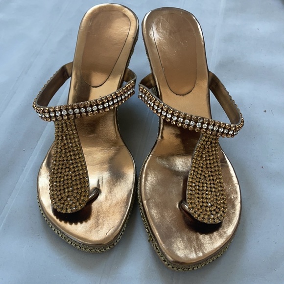 Shoes | Metallic Gold Crystal Embellished Thong Sandals Size 8 | Poshmark